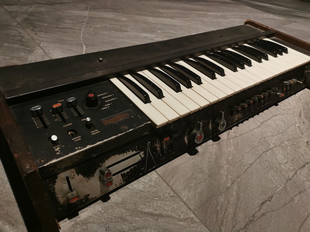 1974 Korg 700S Mini Korg 2 synth, Hobbies & Toys, Music & Media ...