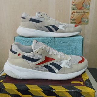 Barang Hendra Thrift_Shop dijual di Carousell