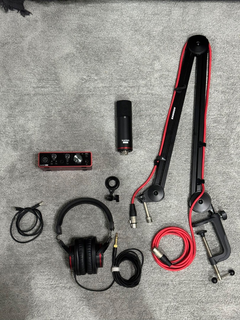 Scarlett Studio Gen3 with Samson Mic Stand, Audio, Microphones on Carousell