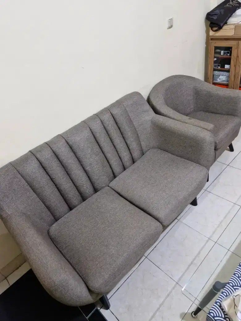 Sofa informa, Perabotan Rumah di Carousell