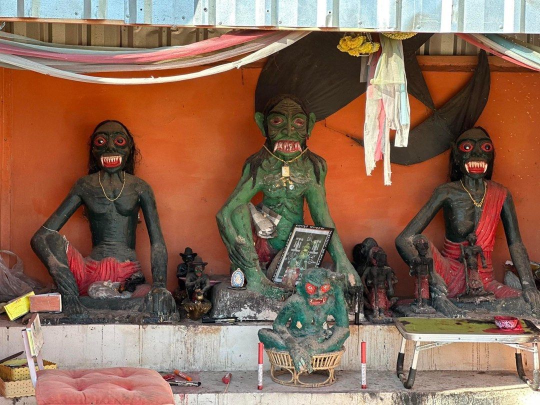 植物灵 Phoo Pong aka Phi Pong White Locket Ac Tom Blessed Thai Amulet 2563 ...