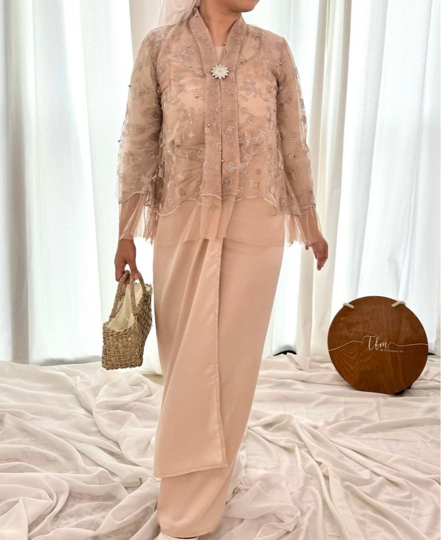 BLACK Dian Signature Americano Lace set, Women's Fashion, Muslimah ...