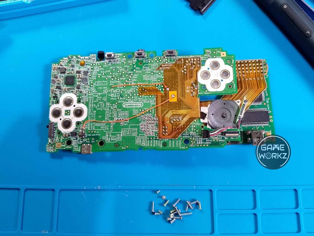 Capture card installed Nintendo 3DS Monster Hunter 4 Limited Edition ...
