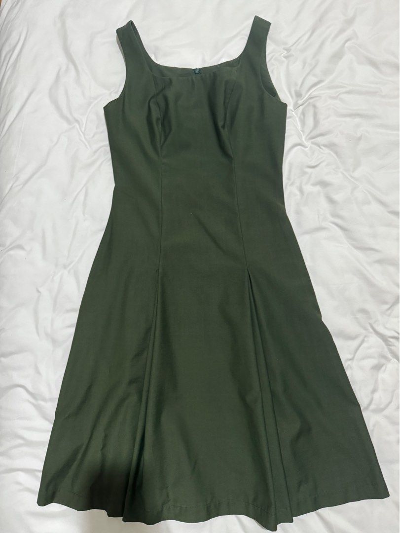 Emerald dress array look alike, Fesyen Wanita, Pakaian Wanita, Gaun ...