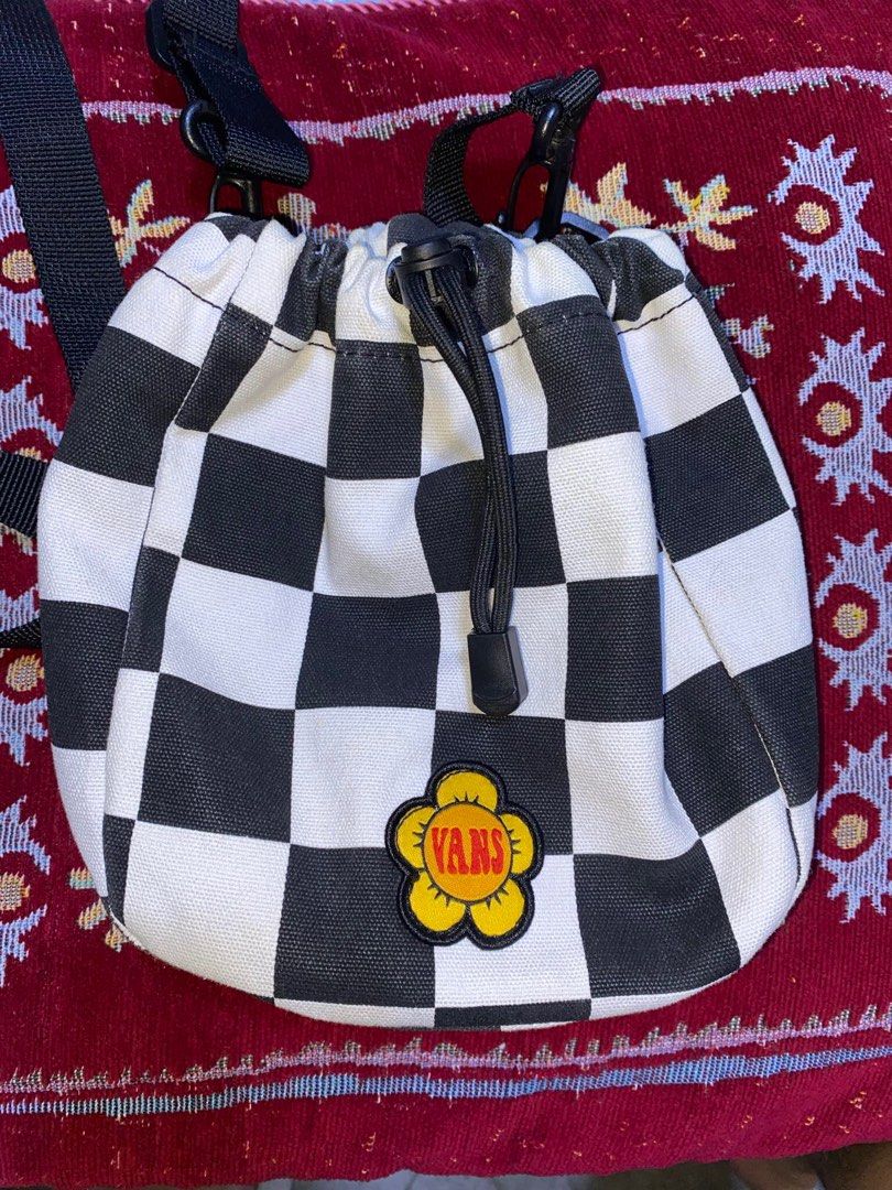 Original Vans Mooncasket Bucket Bag, Women's Fashion, Bags & Wallets, Cross-body Bags on Carousell
