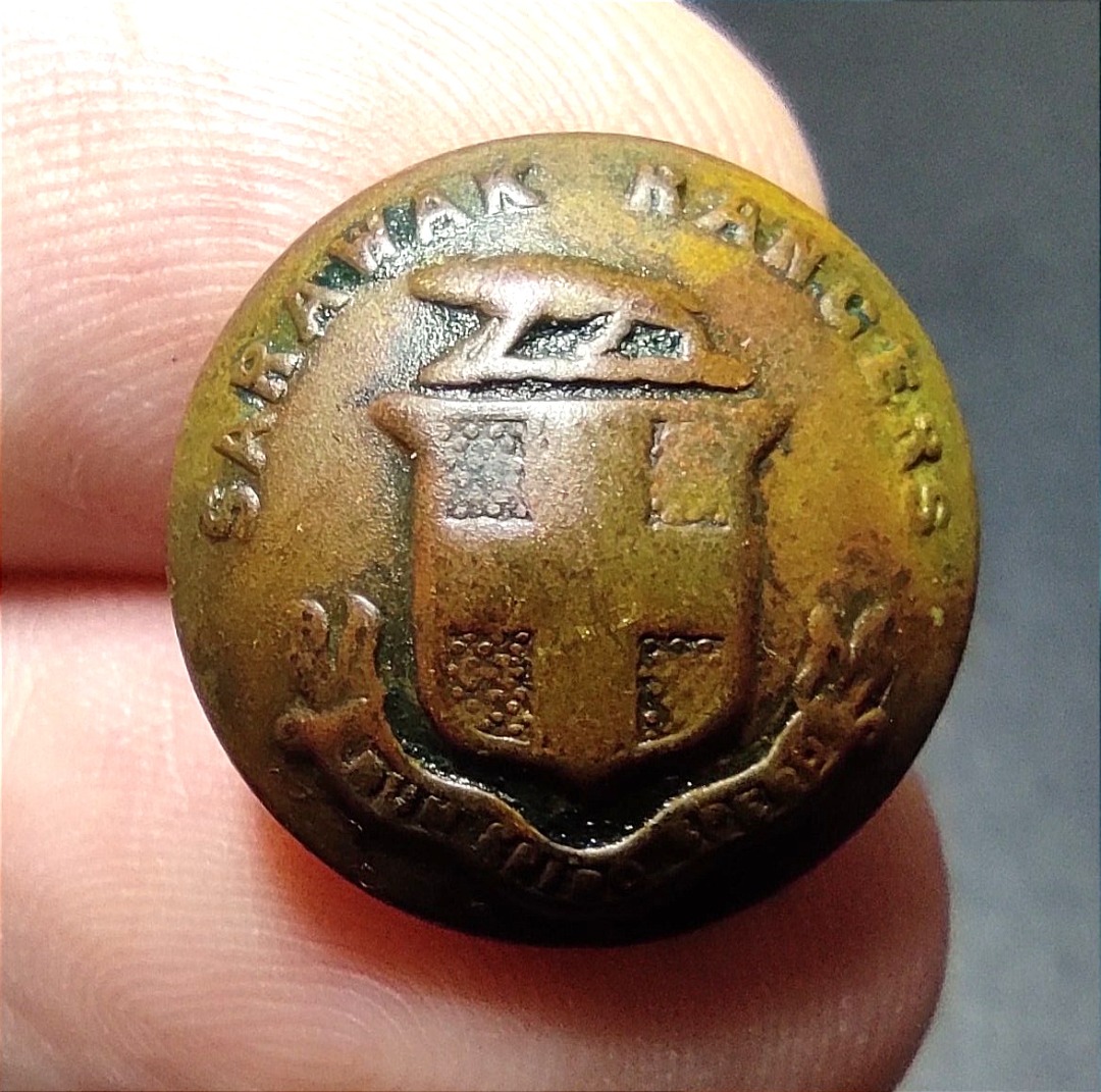 Sarawak Rangers Officer's Gilt Uniform Button (Era of Sir Charles ...