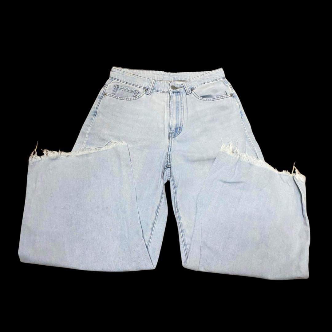 UNIQLO Light Blue Wide Leg Pants, Women's Fashion, Bottoms, Jeans on ...