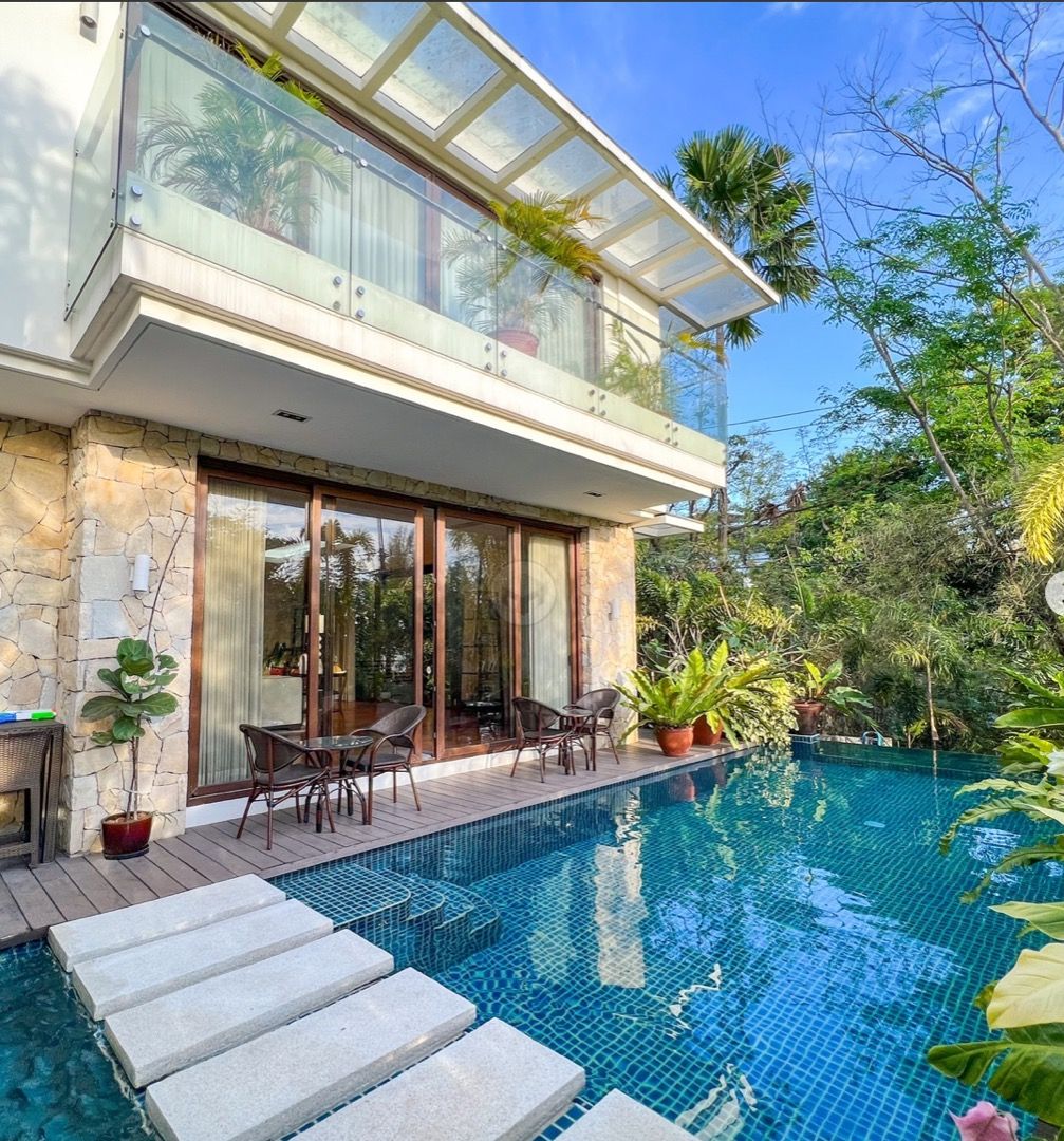 Ayala Heights Quezon City Beautiful Maintained Big House w/ Swimming ...