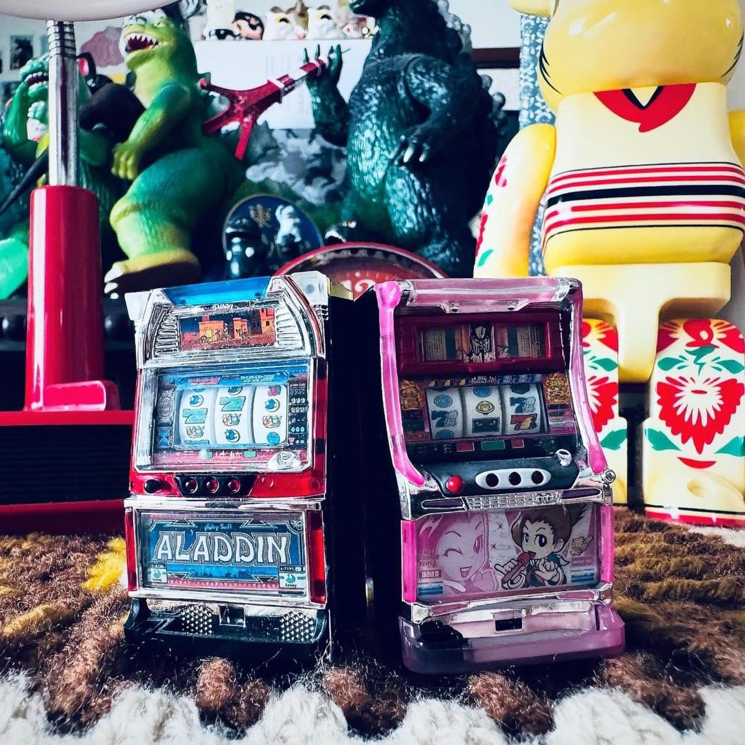 バンダイ｜BANDAI パチンコ機 PACHINKO 柏青哥機 吃角子老虎機 迷你造型玩具 2005 年 手動 盒玩 SLOT機 ①粉色｜押忍 ...