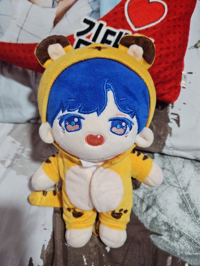 BTS V Plush, Hobbies & Toys, Memorabilia & Collectibles, K-Wave on ...
