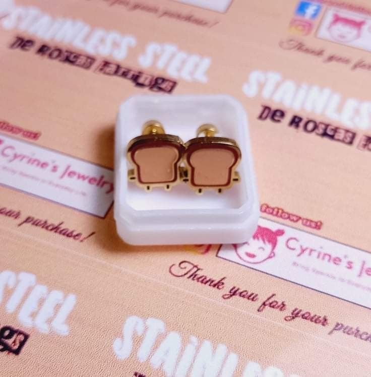 De Roscas Earring, Babies & Kids, Babies & Kids Fashion on Carousell