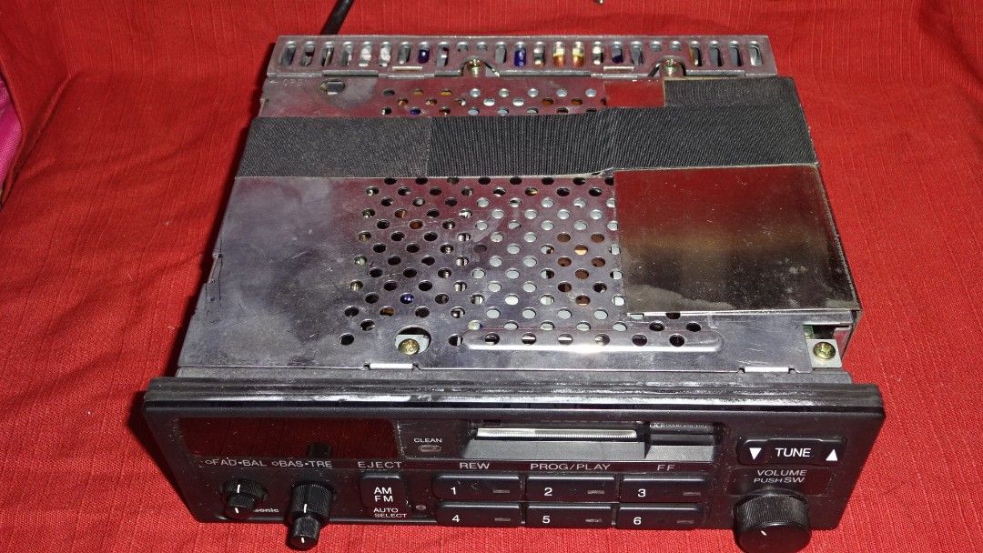 HONDA CQ-LH195A AM/FM Electronic Car Tuner Radio with Stereo Cassette ...