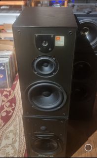 2 ways speaker, Audio, Soundbars, Speakers & Amplifiers on Carousell