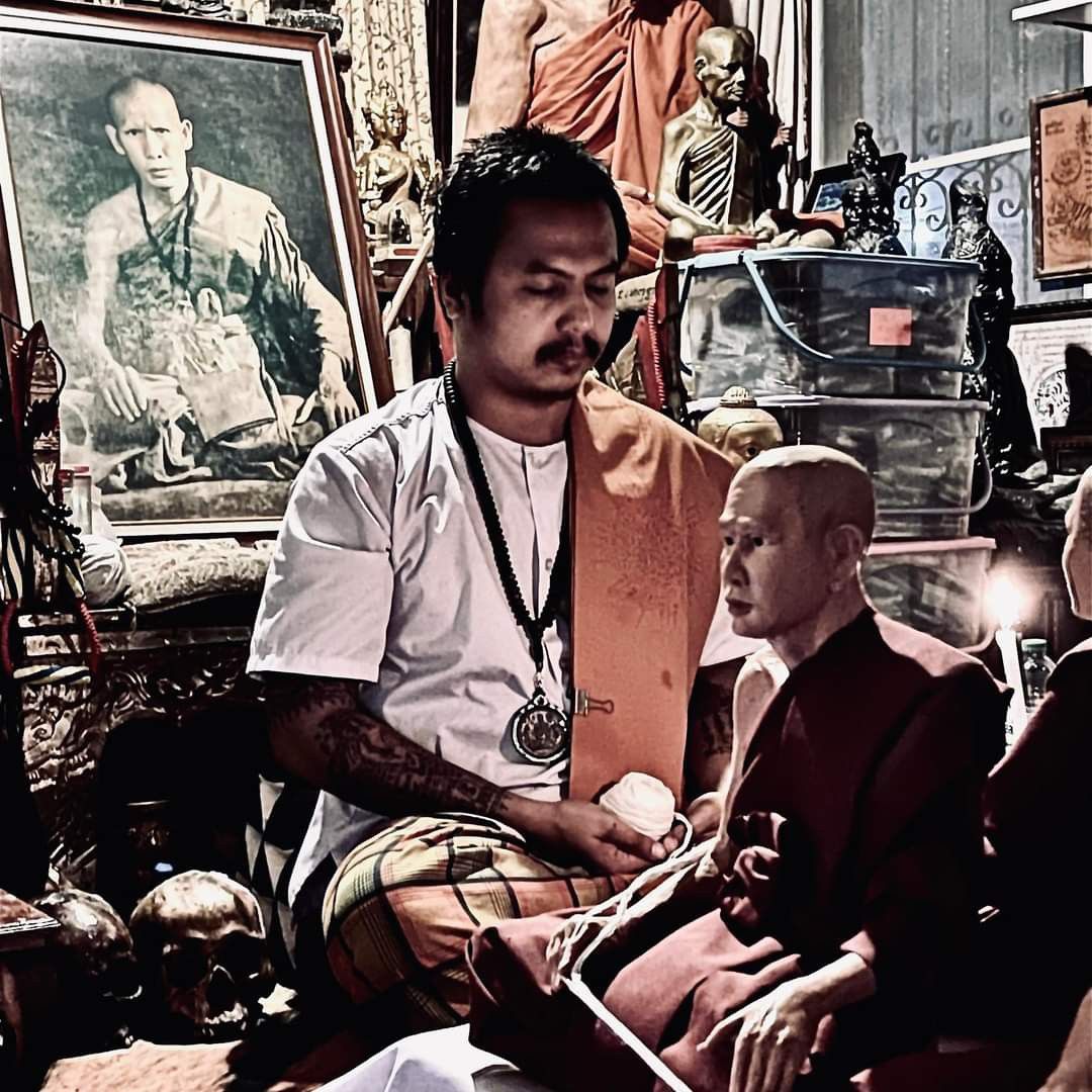 Lp kuay and his last kalawat disciple ( by ac panuthep), Hobbies & Toys ...