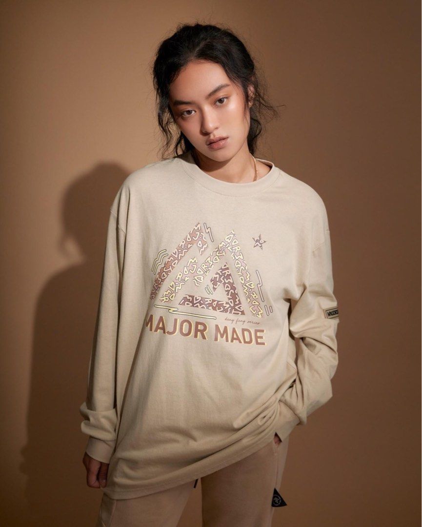 MAJOR MADE 線條塗鴉logo長T 淺沙色 XL, 她的時尚, 上衣, 長袖上衣在旋轉拍賣