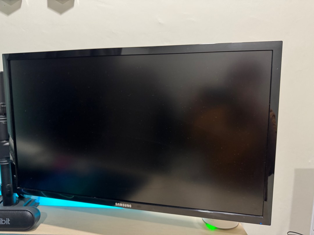 Samsung 28’ 4k 60Hz Monitor (2 monitors for RM500), Computers & Tech ...