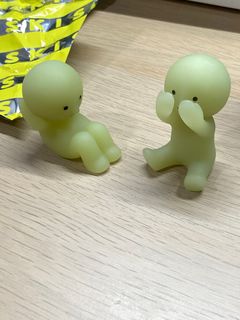 Smiski Series 1 Sitting, Peeking, Hiding, Looking back with Little ...