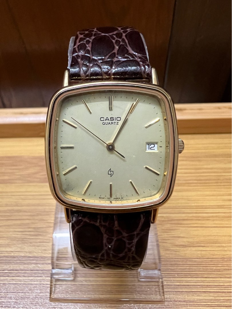 Vintage CASIO tank quartz mens/unisex, Men's Fashion, Watches ...