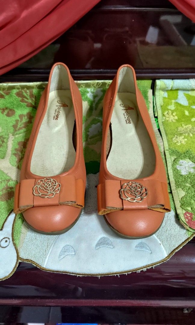 applenana 真皮 包鞋 氣墊 娃娃鞋 25號, 她的時尚, 鞋類, 平底鞋、休閒鞋在旋轉拍賣