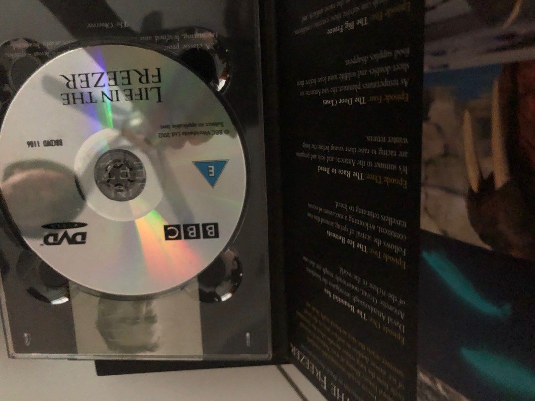 BBC Life of Birds, Hobbies & Toys, Music & Media, CDs & DVDs on Carousell