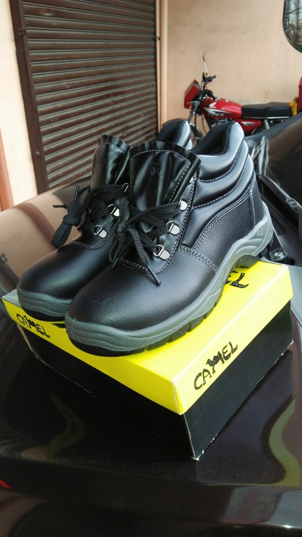 CAMEL 7060 SAFETY SHOES, Commercial & Industrial, Construction Tools & Equipment on Carousell
