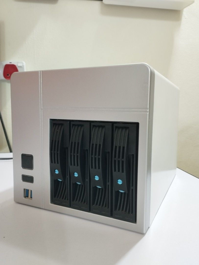 DIY Nas Operation Synology DS918+ 4GB Ram 16GB SSD DSM 7.0.1, Computers ...