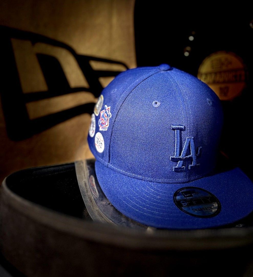 LA champ logo, Fesyen Pria, Aksesoris, Topi di Carousell