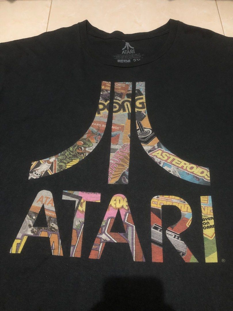 Ripple Junction x Atari Kaos hitam big Logo full gambar perusahaan game Atari, Fesyen Pria ...