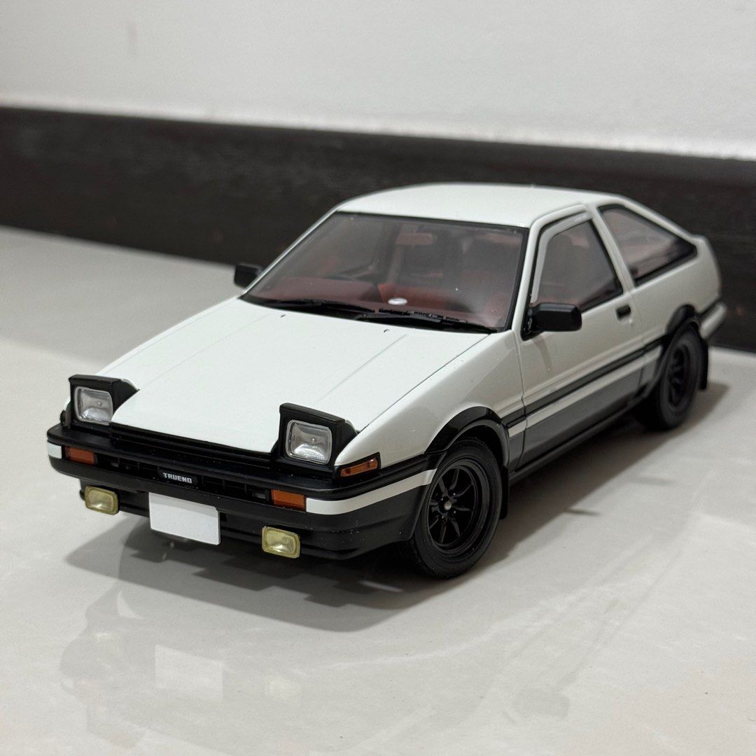 1:18 AutoArt Toyota Sprinter Trueno AE86 Initial D Comic Version ...