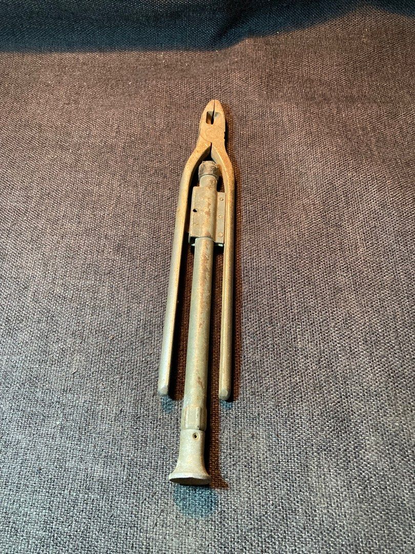 美國製 MILBAR 噴射旋轉工具 美國安全線扭轉航空航天鉗 長29寬4.5厚度1.3公分, 書籍、休閒與玩具, 收藏、紀念品, 其他古董在旋轉拍賣