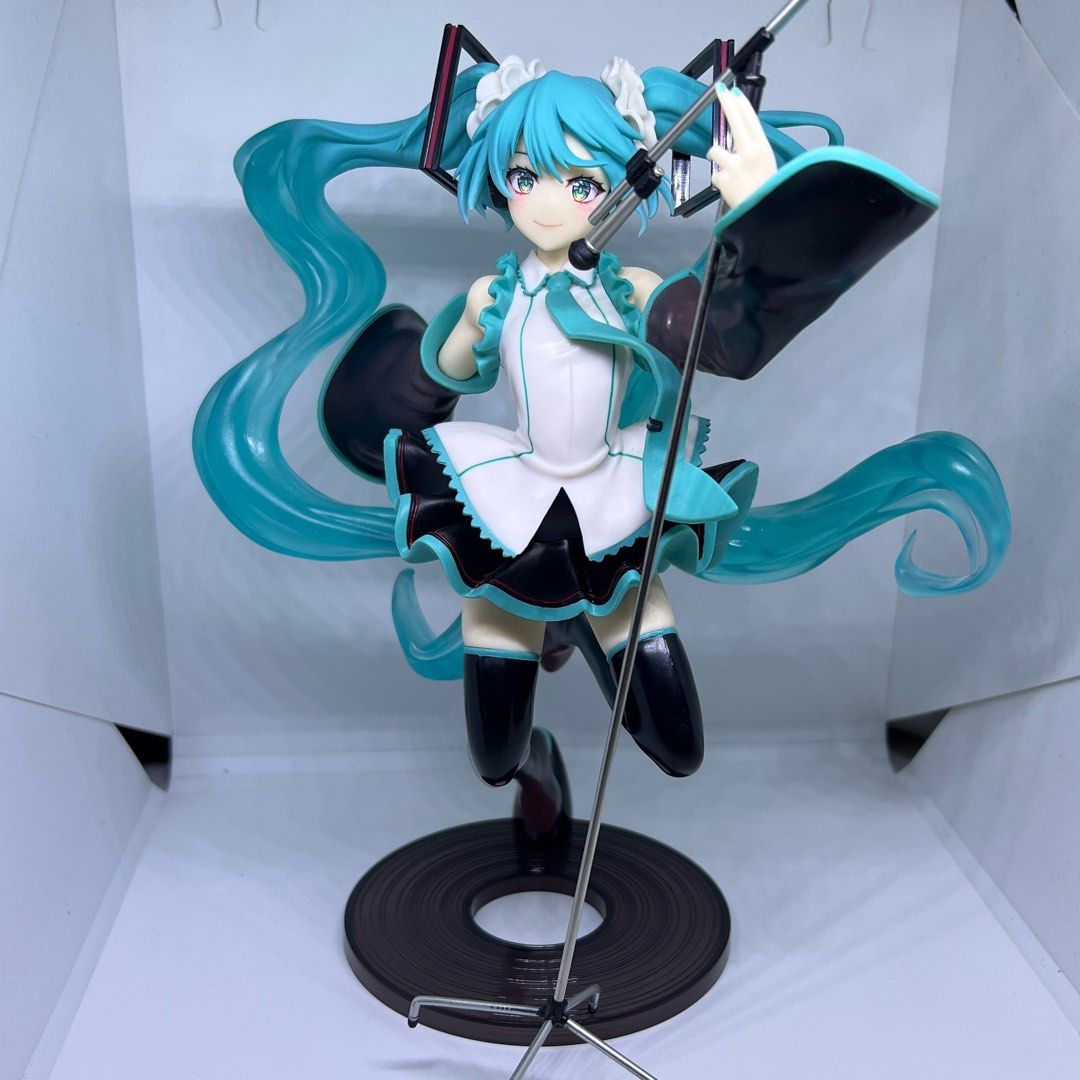 日版 TAITO AMP 初音未來 birthday 2023 藝術家傑作 景品公仔, 書籍、休閒與玩具, 玩具、公仔、桌遊在旋轉拍賣
