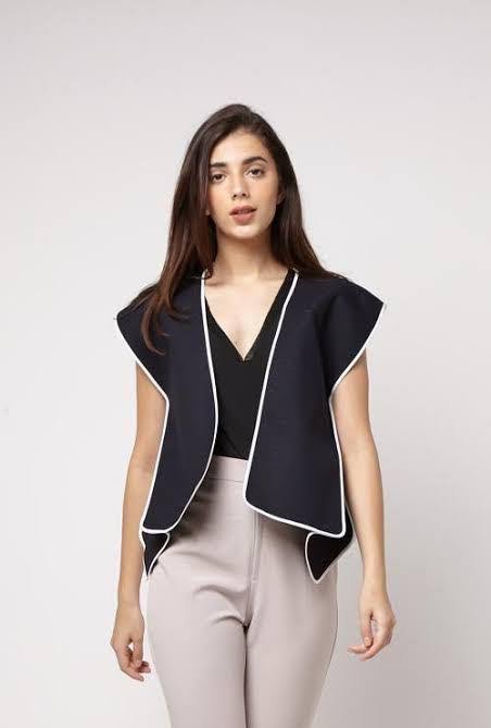 Bloom Et Champs / Bloom Apparel Outer Kaku, Fesyen Wanita, Pakaian ...