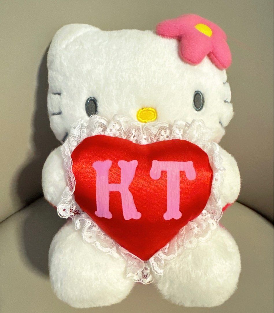 ⚡️⚡️BNWT 100% sanrio Europe hello kitty Heart plush, Hobbies & Toys ...