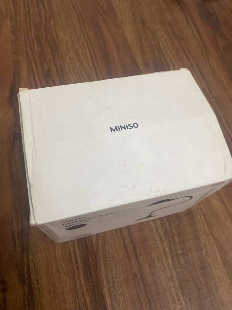 Miniso LED Reading Lamp Model: HZ-2512, Elektronik, Bagian Komputer ...