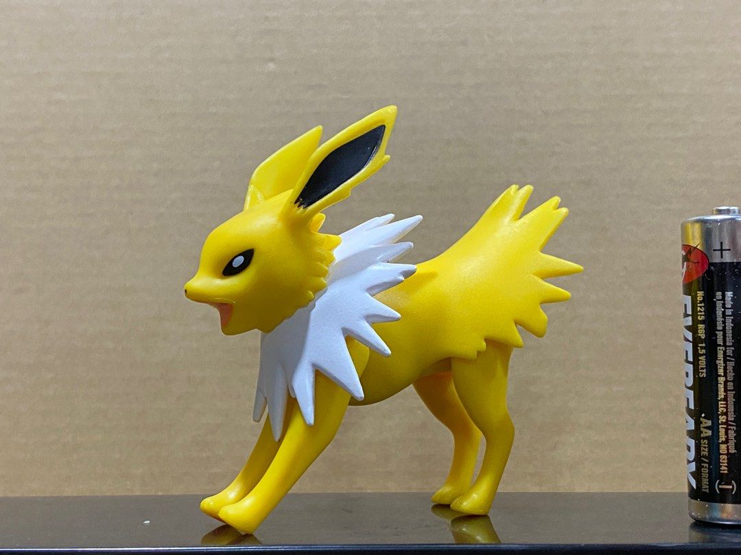 Pokemon Tomy Jolteon Articulated Large Figure, Hobbies & Toys, Toys ...