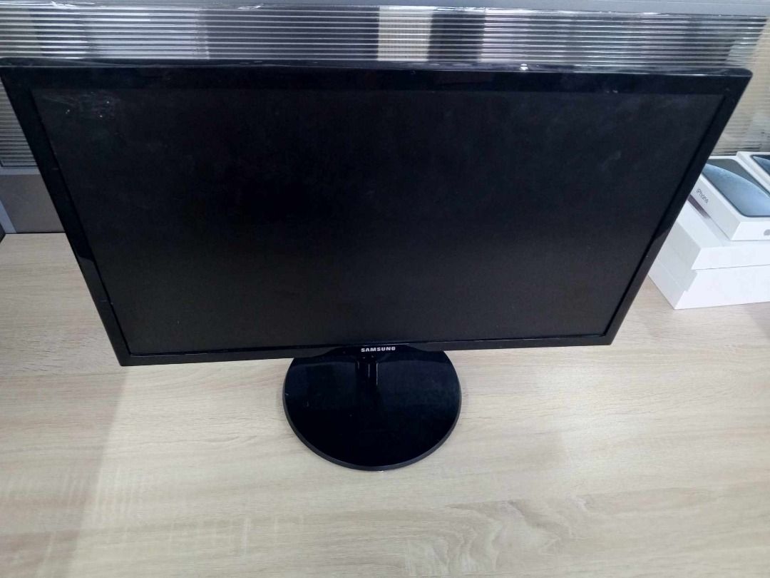 Samsung 22 Inch Monitor (VGA&HDMI), Computers & Tech, Desktops on Carousell