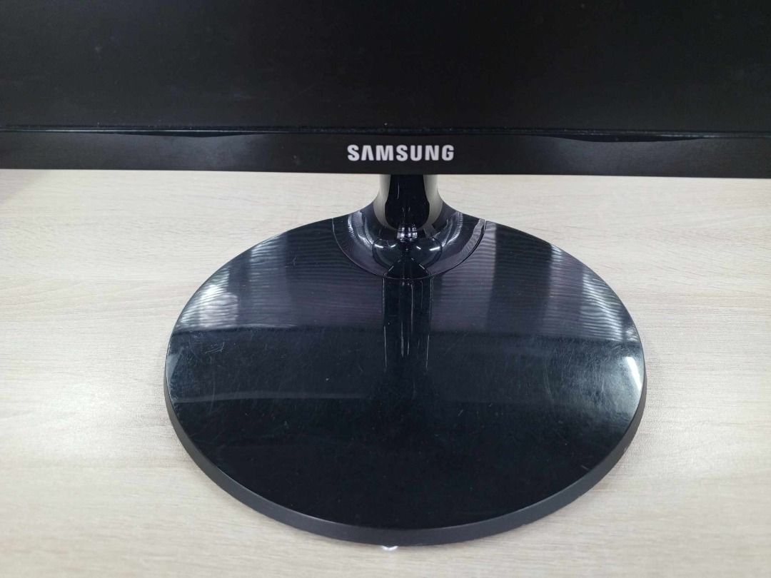 Samsung 22 Inch Monitor (VGA&HDMI), Computers & Tech, Desktops on Carousell