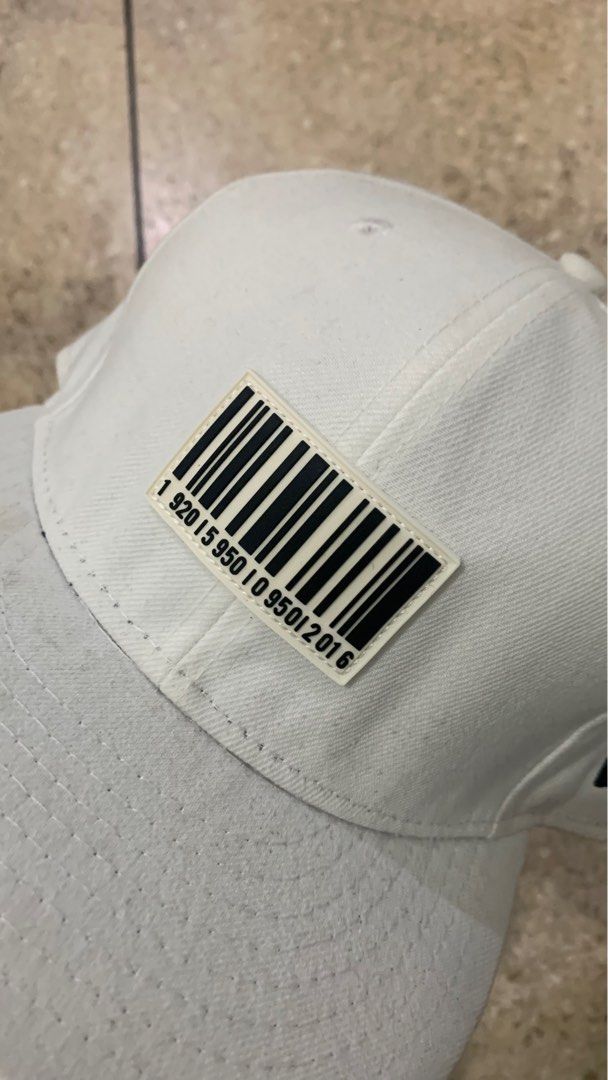 Snapback New Era White Barcode, Fesyen Pria, Aksesoris, Topi di Carousell