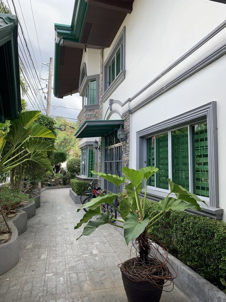 2-storey house in a corner lot in Better Living Subdivision, Property ...