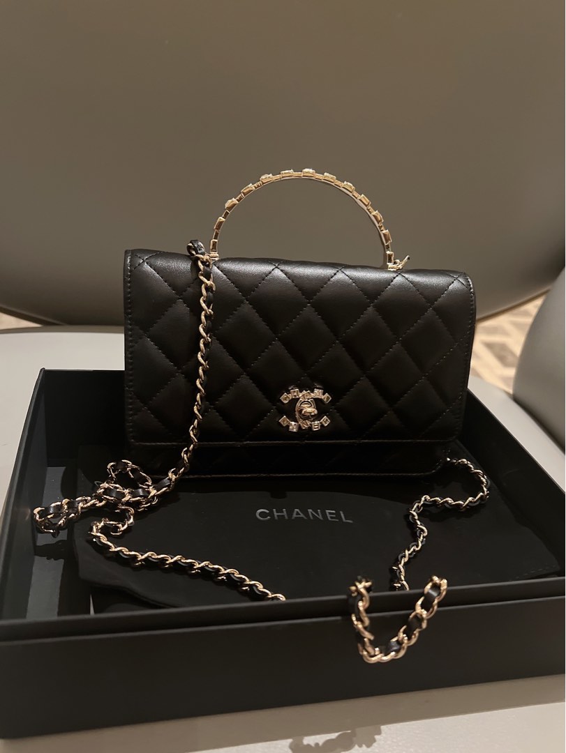 現貨 香奈兒 ️台灣 專櫃還買不到 最新款 Chanel 24P 水鑽手柄 WOC 風琴包 容量比普通的woc大 , 名牌精品, 精品包與皮夾在旋轉拍賣
