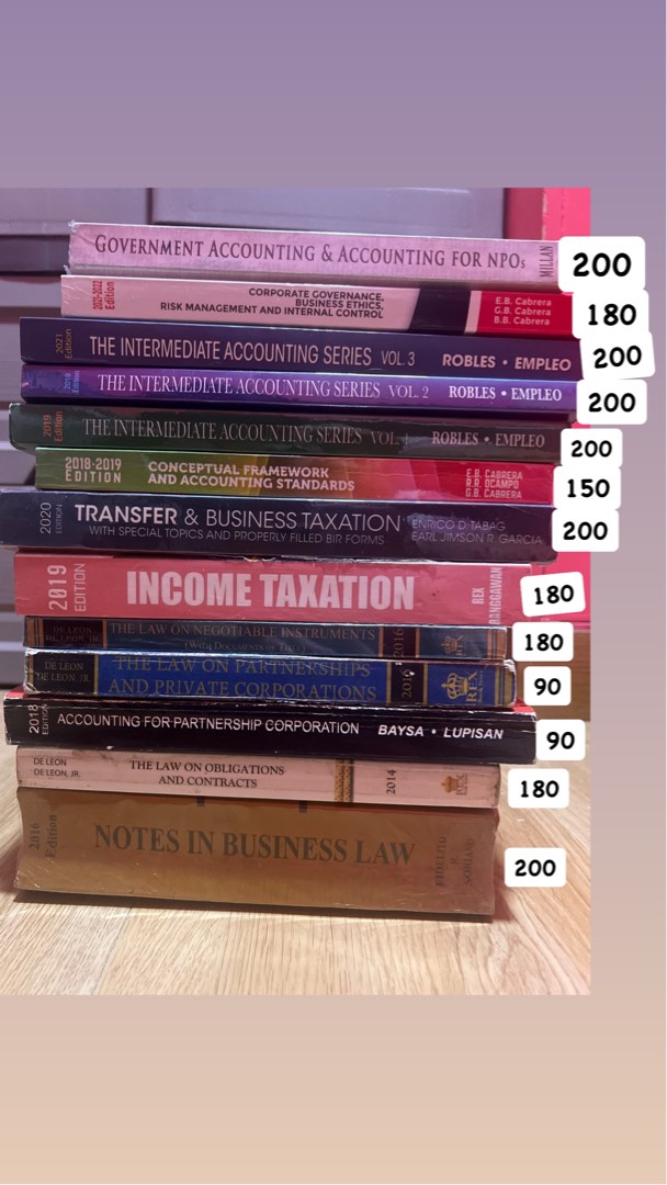 ACCOUNTING BOOKS, Hobbies & Toys, Books & Magazines, Textbooks on Carousell