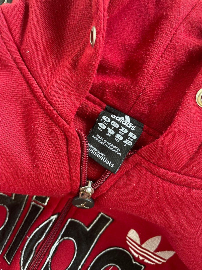 Adidas bunga, Men's Fashion, Activewear on Carousell