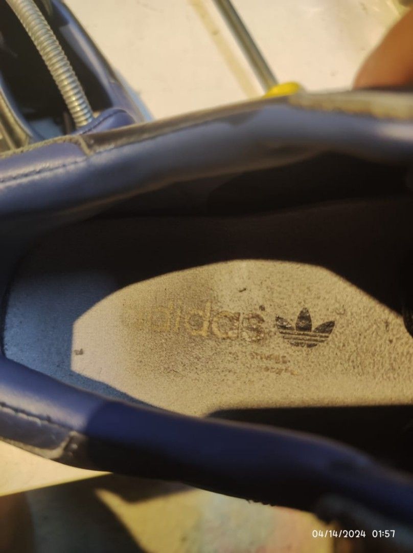 Adidas Samba tag 'mi', Men's Fashion, Footwear, Sneakers on Carousell