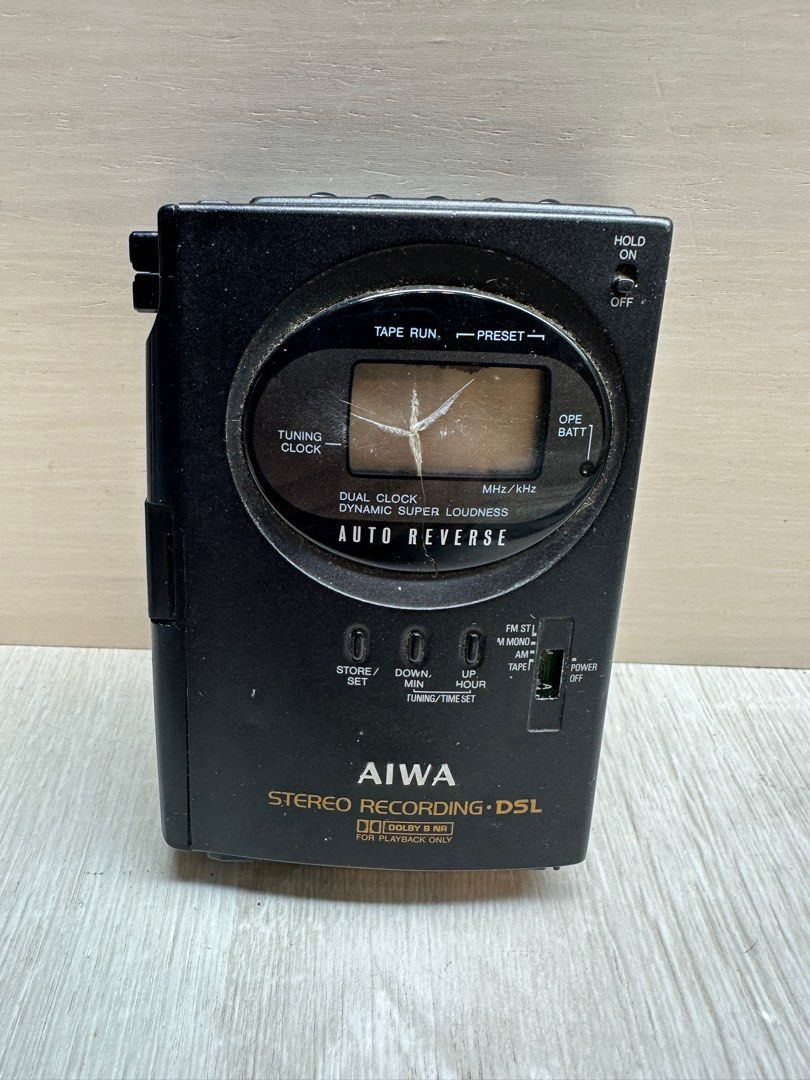 AIWA HS-J303卡式隨身聽(故障零件機出售) AIWA隨身聽 單主機沒有電池盒 二手零件機 早期愛華隨身聽, 耳機及錄音音訊設備, 錄音機在旋轉拍賣