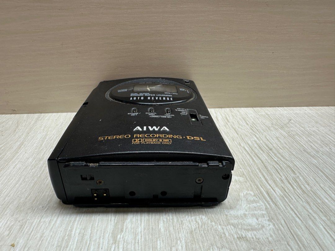 AIWA HS-J303卡式隨身聽(故障零件機出售) AIWA隨身聽 單主機沒有電池盒 二手零件機 早期愛華隨身聽, 耳機及錄音音訊設備, 錄音機在旋轉拍賣