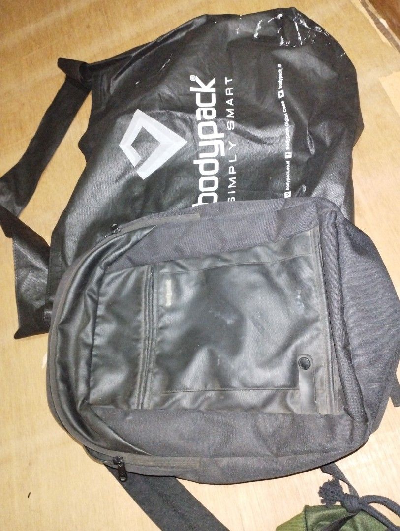 Bodypack original, Fesyen Pria, Tas & Dompet , Tas Kantor di Carousell