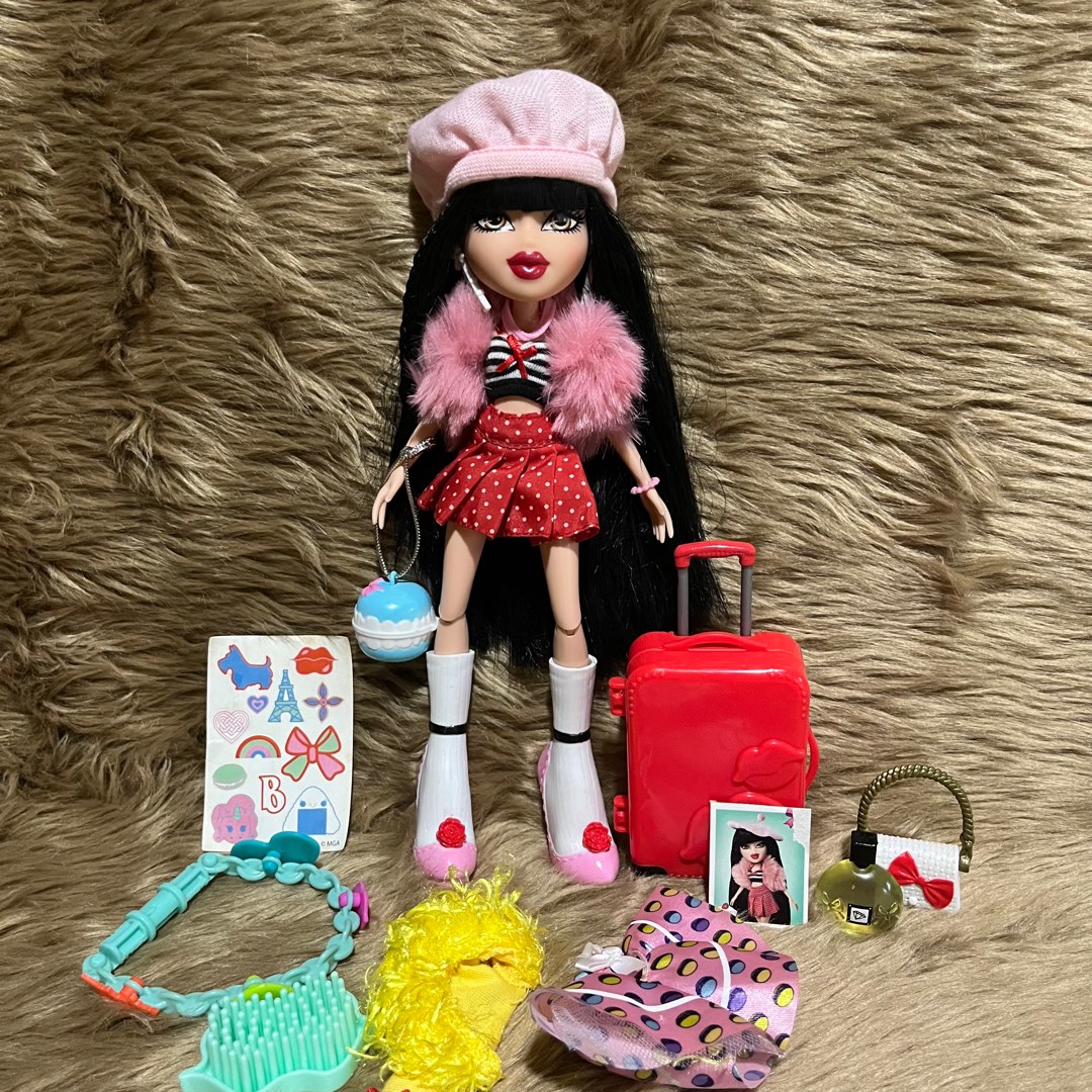 Bratz Study Abroad Kumi 2015 Doll with Complete Accessories, Hobbies ...