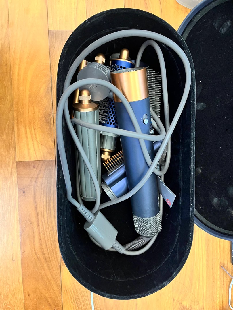 Dyson air wrap, Beauty & Personal Care, Hair Products on Carousell