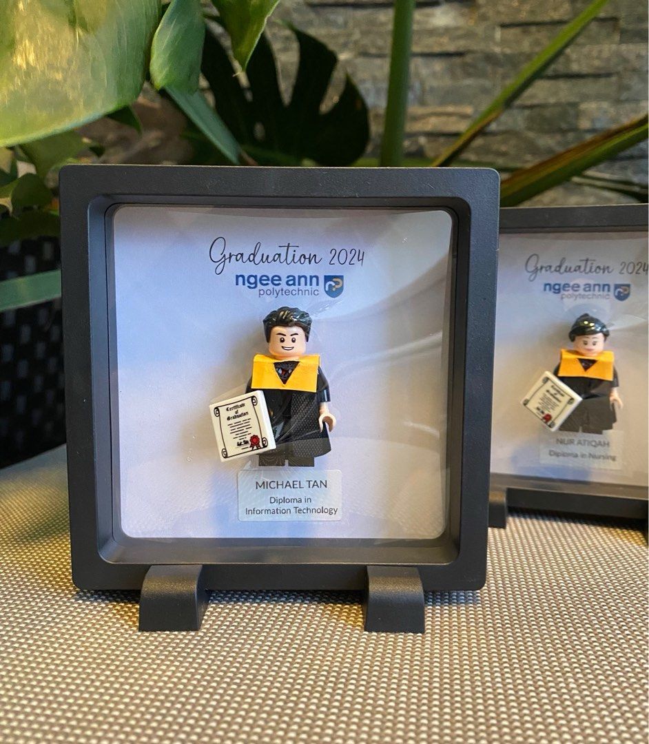 Graduation gifts [Customised Ngee Ann Poly graduation figurine in PE ...