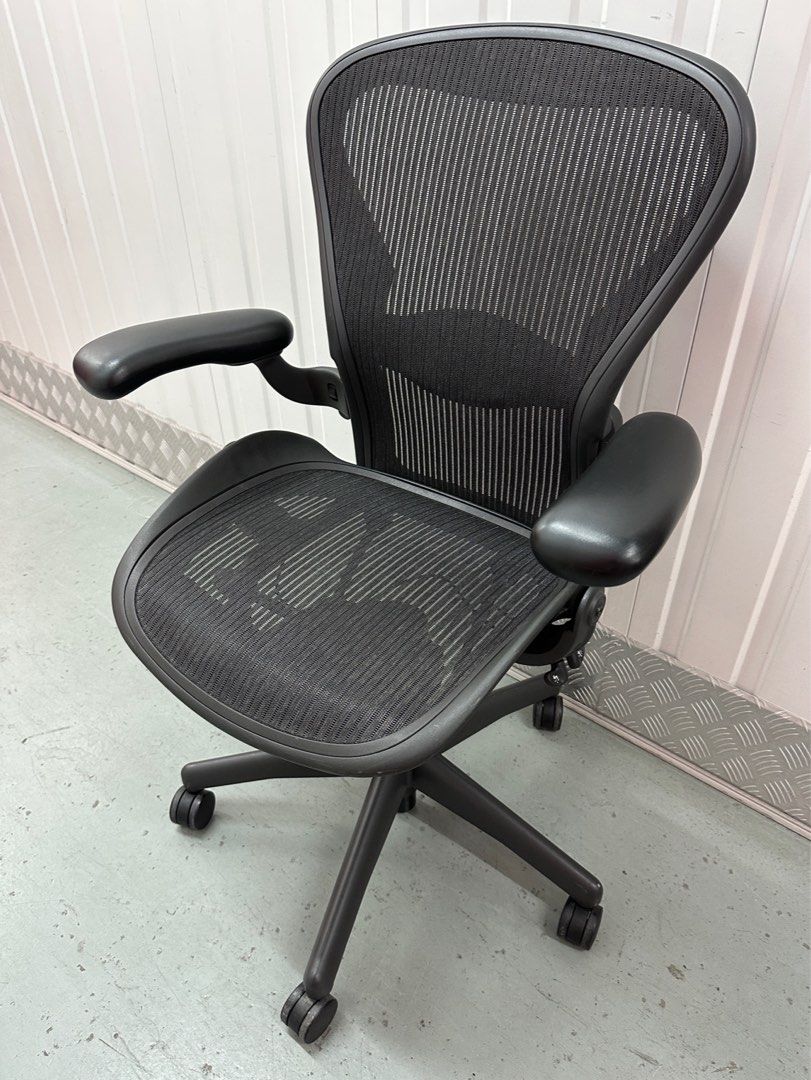 Herman Miller Aeron ergonomic office chair , Size B Full load ...